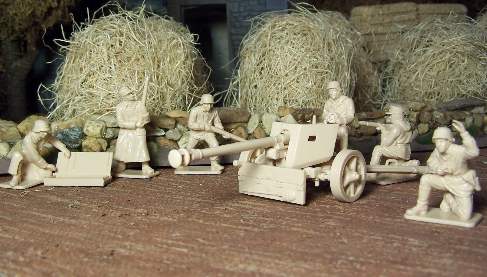 WWII Plastic Toy Soldiers: Italeri - Toy Soldiers