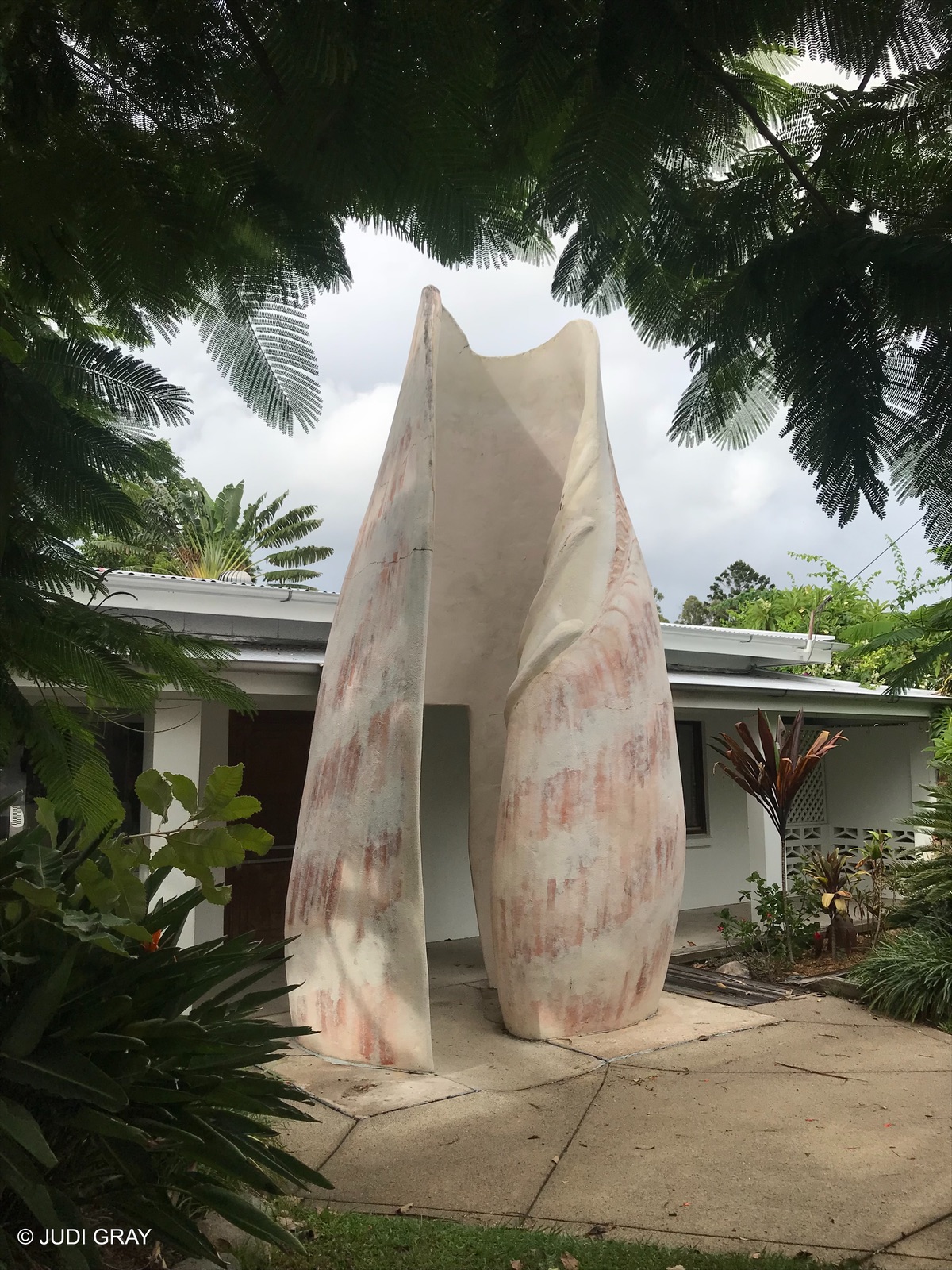 Selfies with Australia's Biggest Things on Family Road Trips