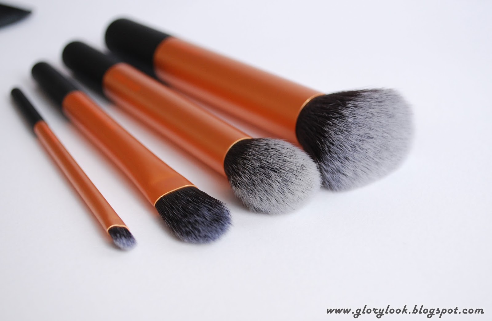 GLORYlook: Набор из 4 кистей для лица Core Collection от Real Techniques