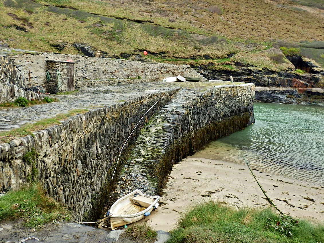 Mike's Cornwall: Boscastle Harbour, Cornwall and Very Old Harbour Walls