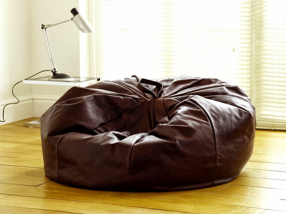 Un pouf cuir est l'alternative parfaite aux présidents de jeu coûteux ...