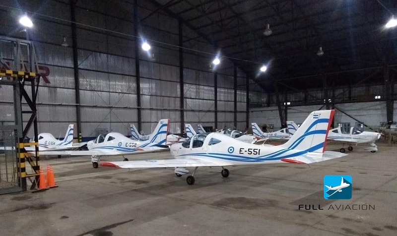Defensa y Armas: La Fuerza Aéra Argentina adquiere los TECNAM P2002 JR