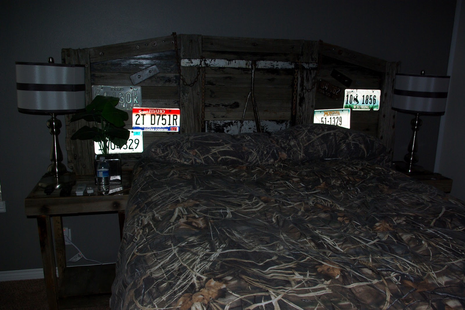 Reclaimed Rustics: Rustic Tailgate Headboard
