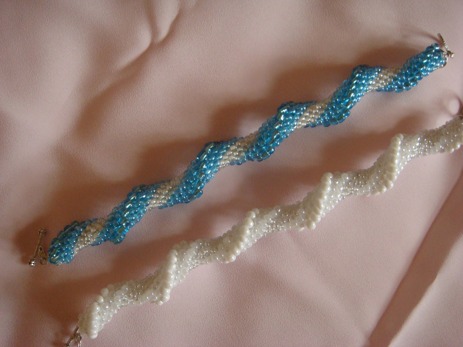 Margele handmade: bratari crosetate