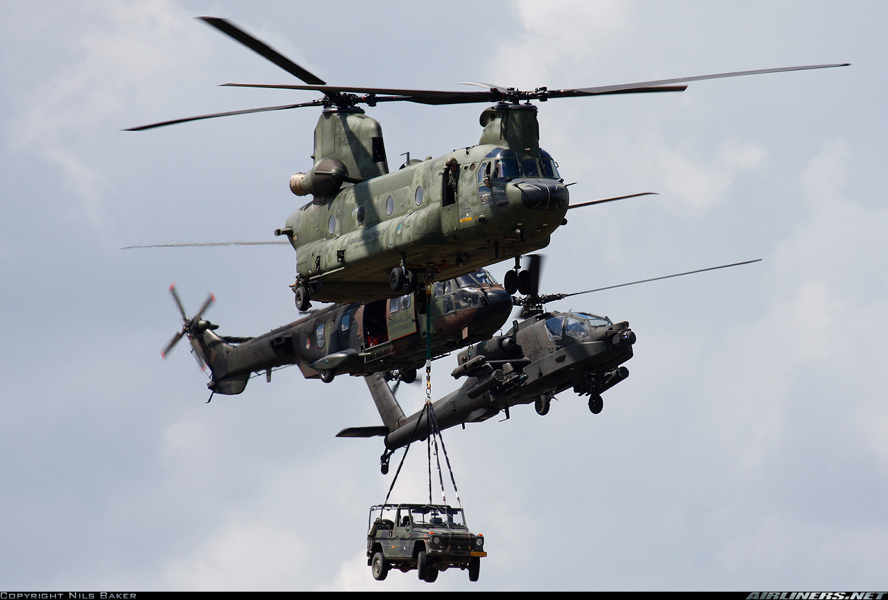 Deadly Boeing CH-47 Chinook | Army and Weapons