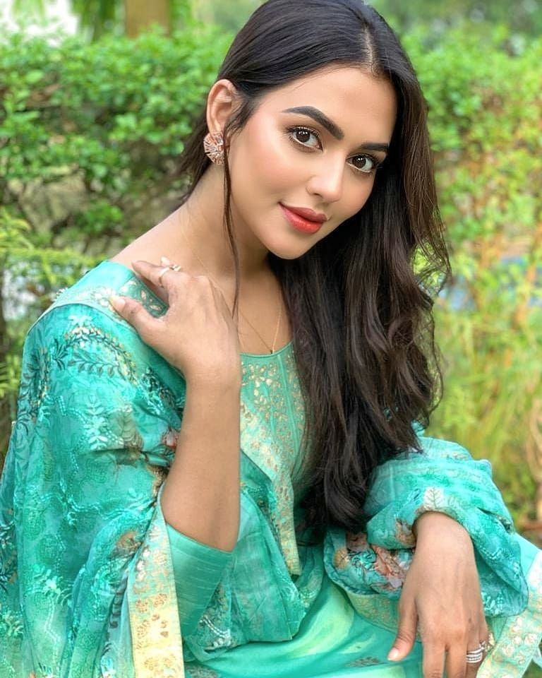 Nusrat Faria HD in Suit Images