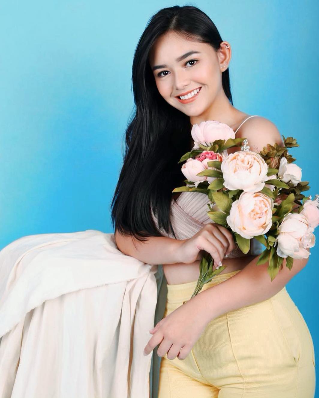 BIODATA & PROFIL Amanda Manopo (Agama, Pacar, Usia / Tanggal Lahir ...