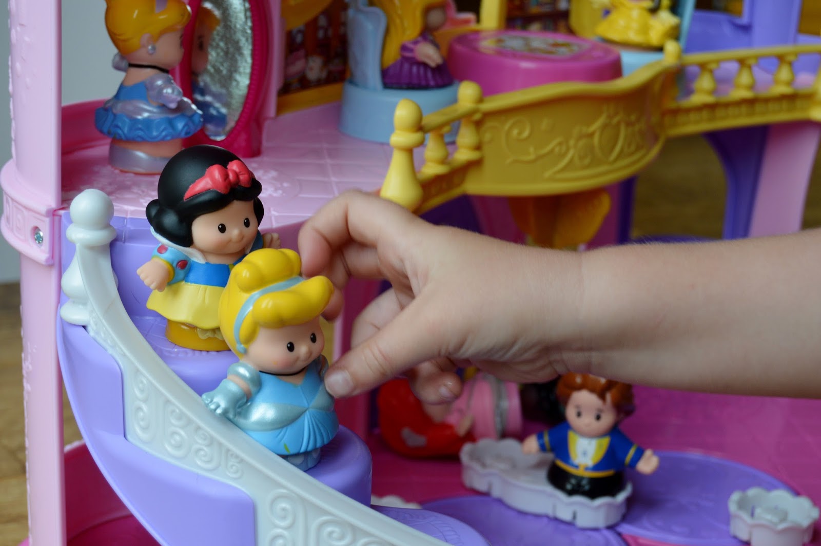 Fisher-Price Little People Disney Princess Palace - Review - We're ...