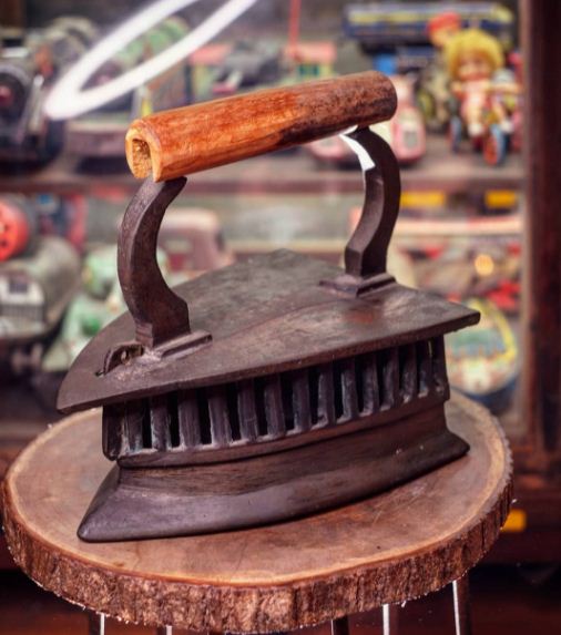 Penemuan dan Sejarah Setrika - Dunia Sains