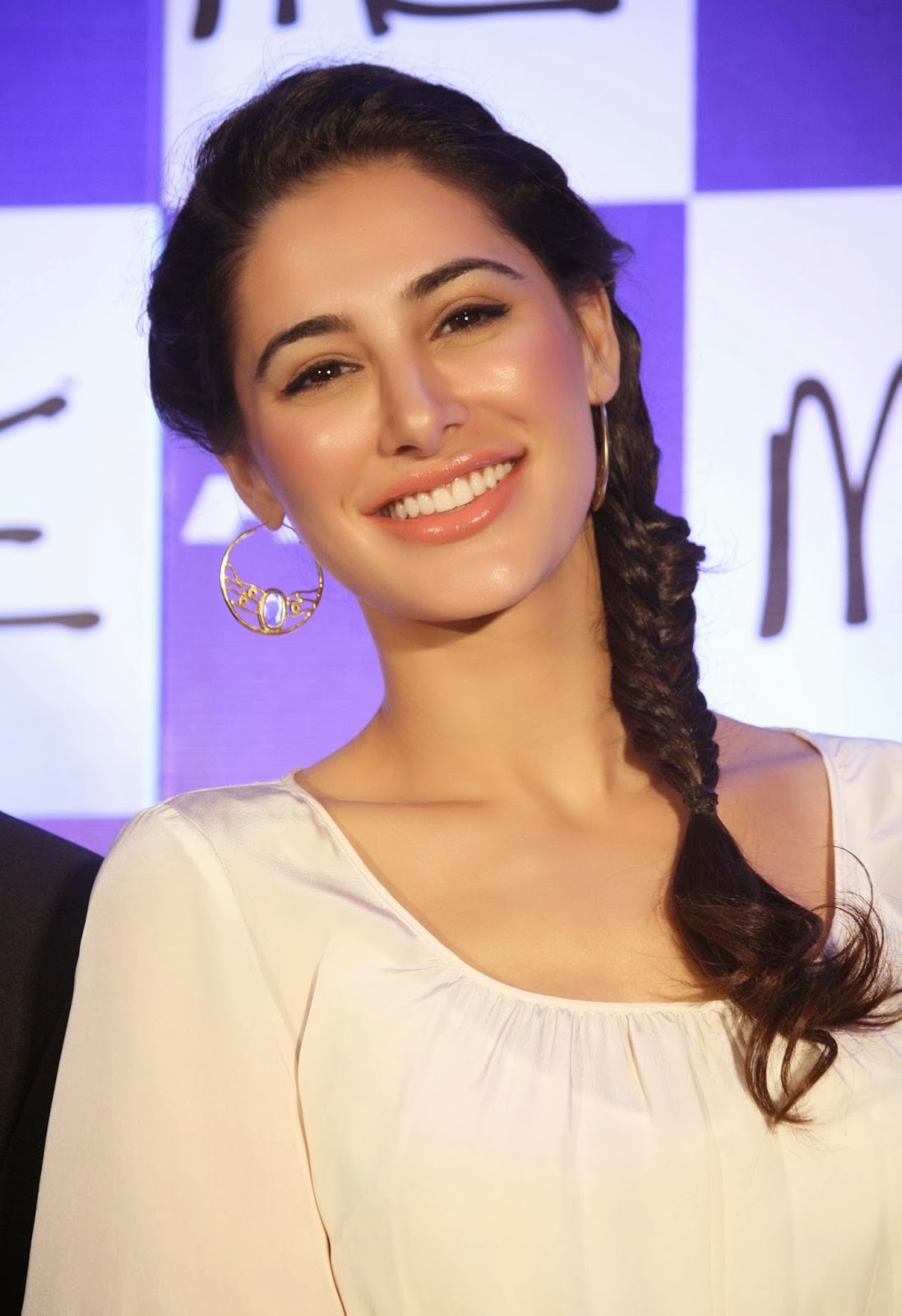 NARGIS FAHKRI AT THE LAUNCH OF HCL LAPTOPS - BOLLYWOOD ADDAA | Latest ...