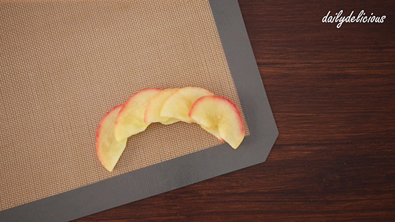 dailydelicious: Apple Rose Muffins