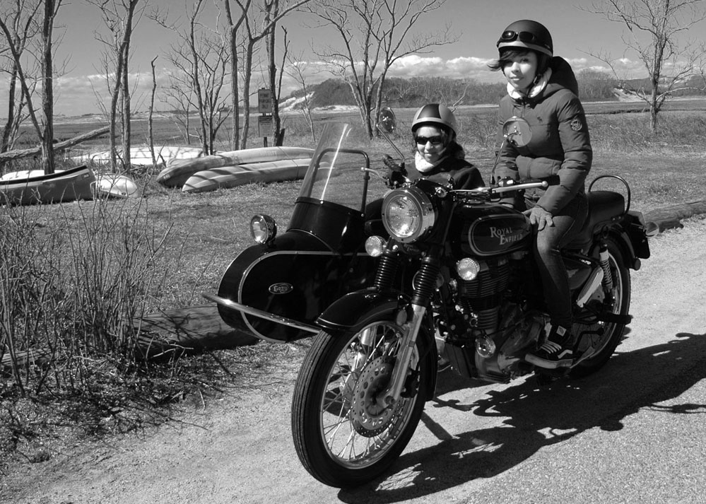 RoyalEnfields.com: Cape Cod sidecar tour by Royal Enfield takes you back