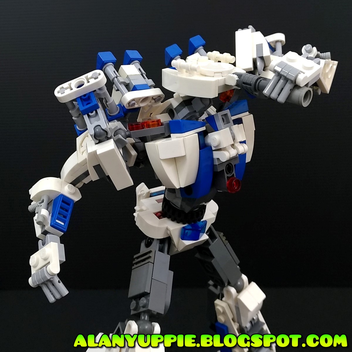 Alanyuppie's LEGO Transformers: LEGO Tankhead Mecha with a twist