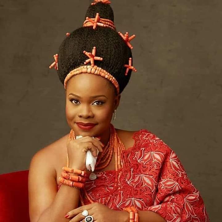 NEWS, POLITICS, SOCIETY AND ENTERTAINMENT: Her Royal Highness, Queen ...