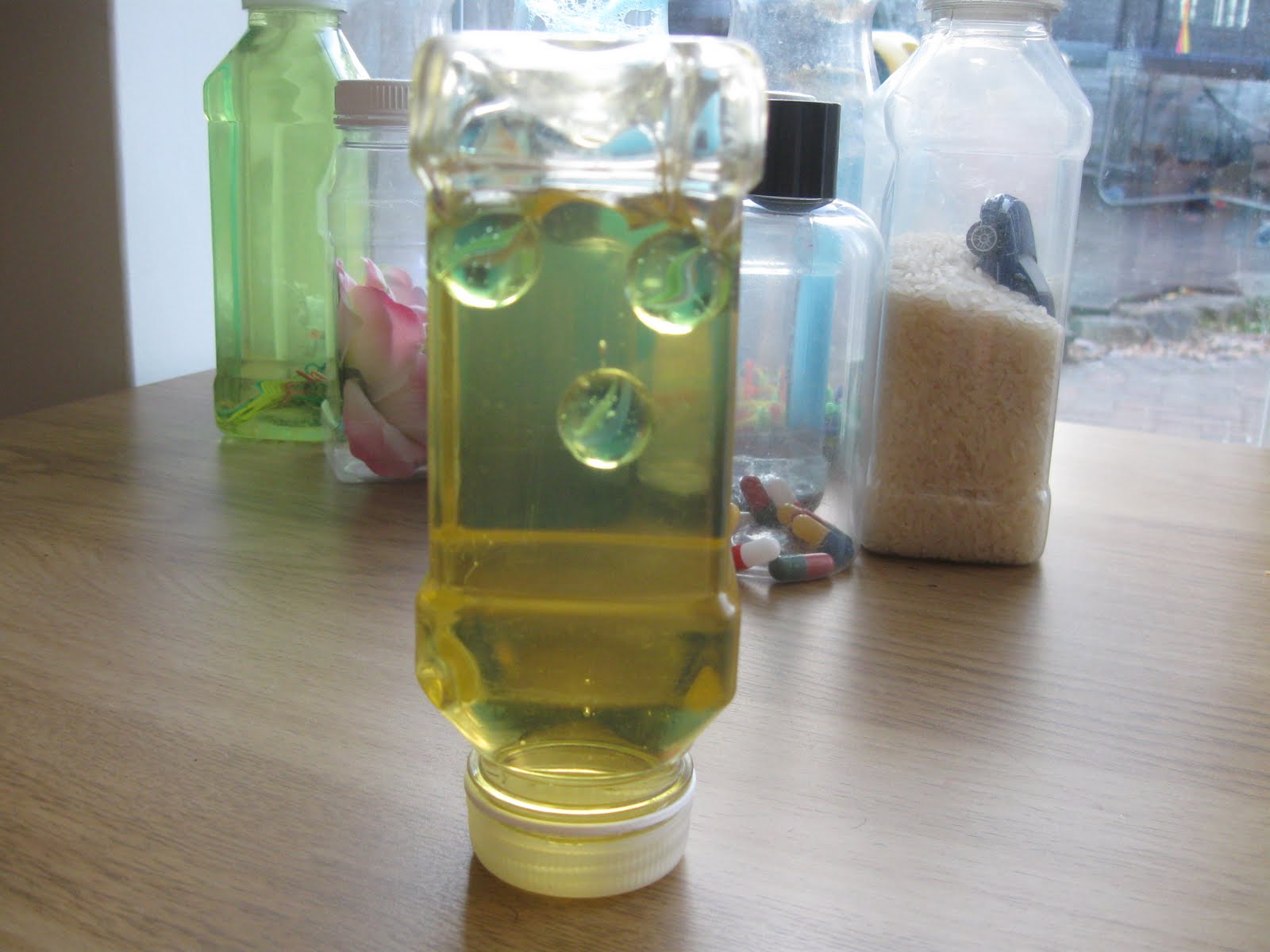 fAveritte creations: Fun Friday - Fun With Plastic Containers