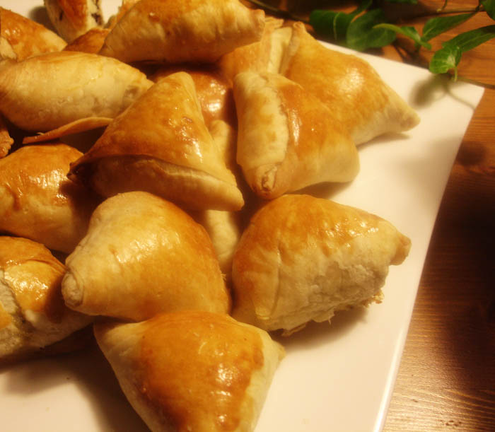 libyan food: Arabic Savoury Pastries: Bureek Muwaraq بوريك مورق