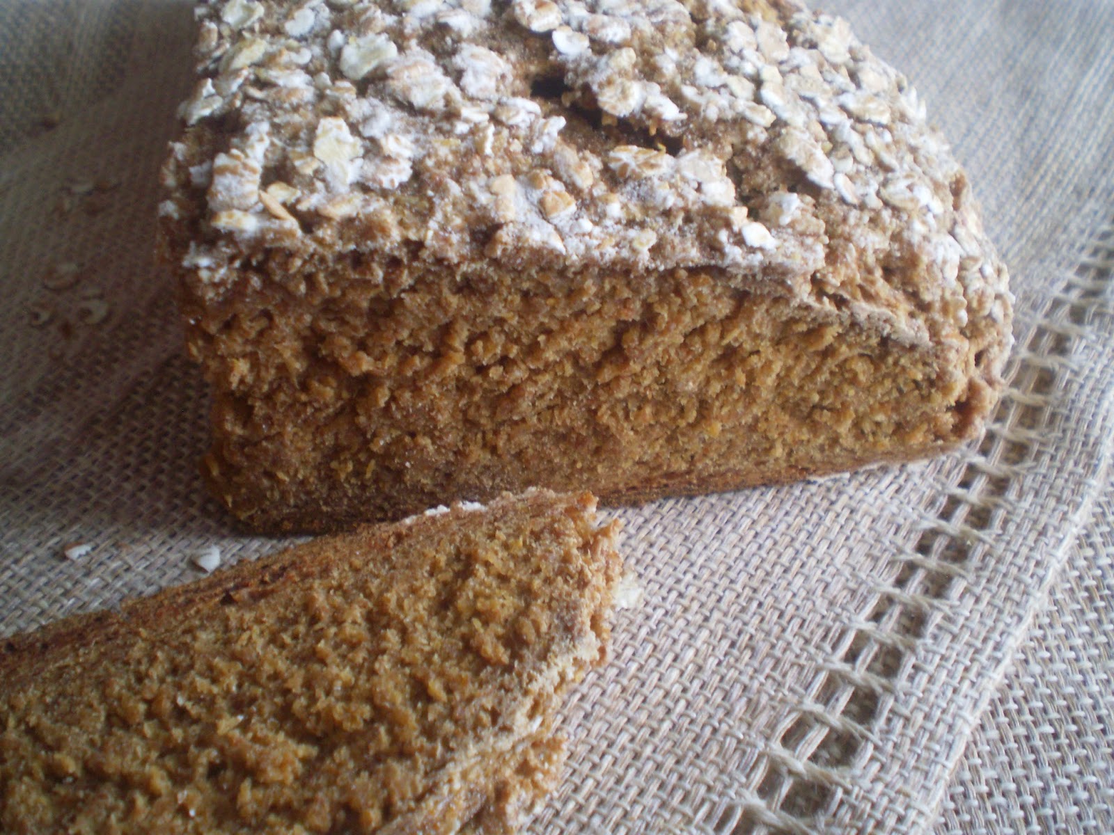 vinotava1: MĀJAS CEPEŠKRĀSNĪ CEPTA RUDZU MAIZE