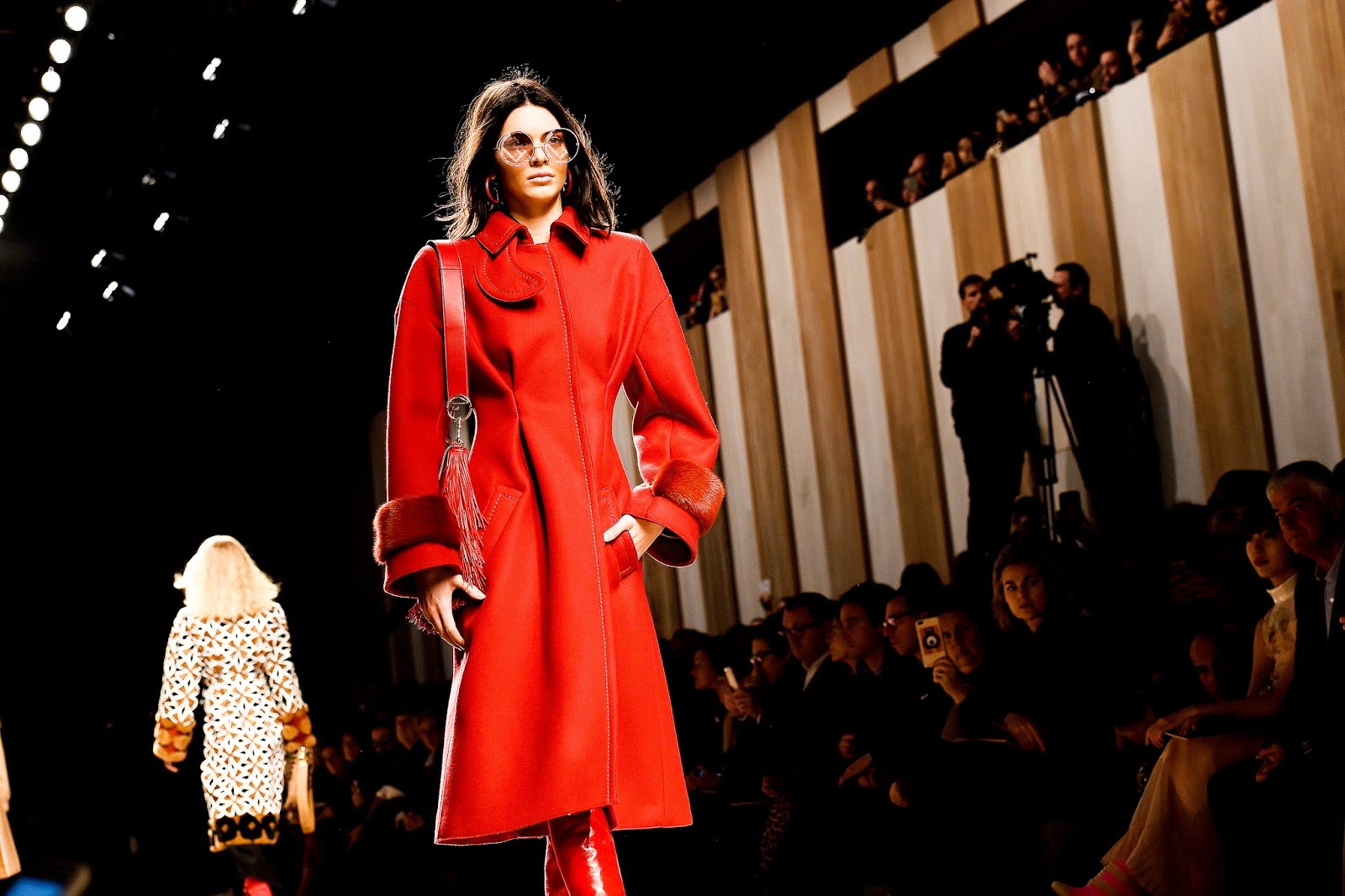 Fendi FW 17 Fashion Show | Kendall Jenner Fans Page