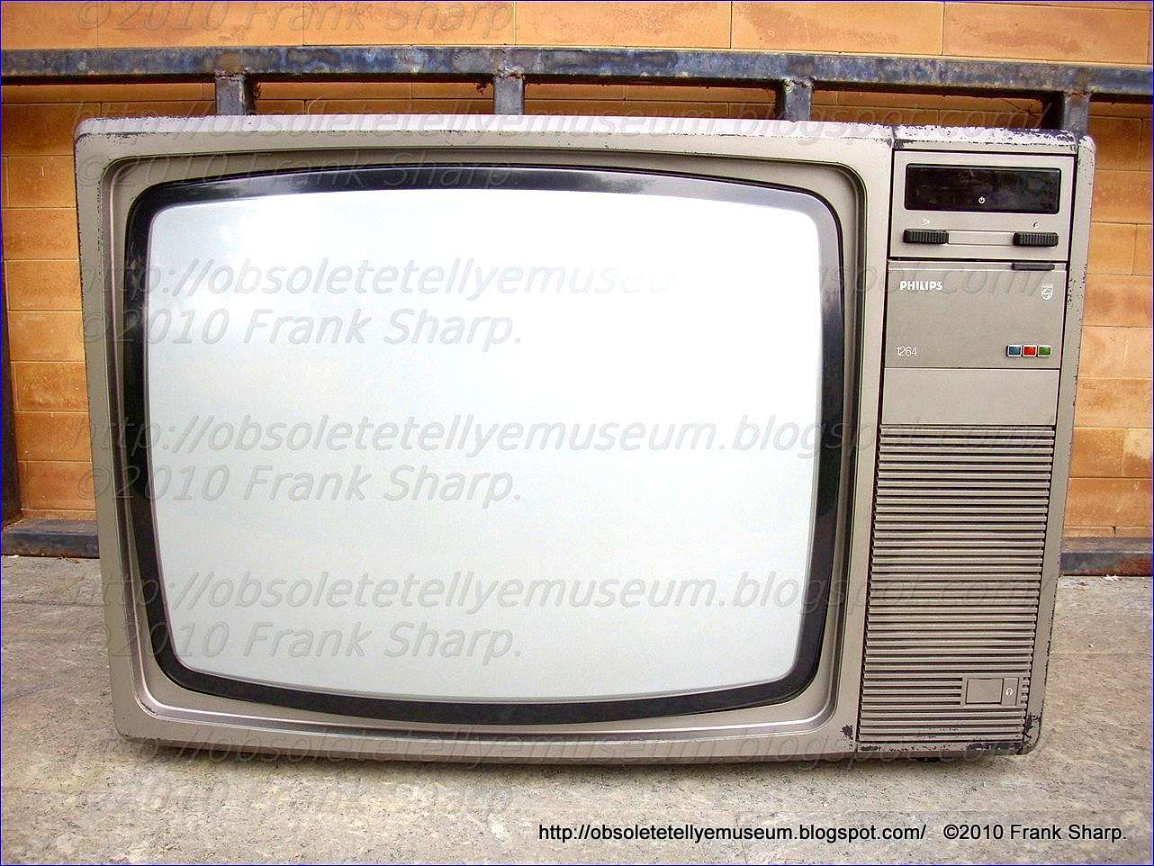 Obsolete Technology Tellye !: PHILIPS 22CS1263 CANALETTO YEAR 1981.