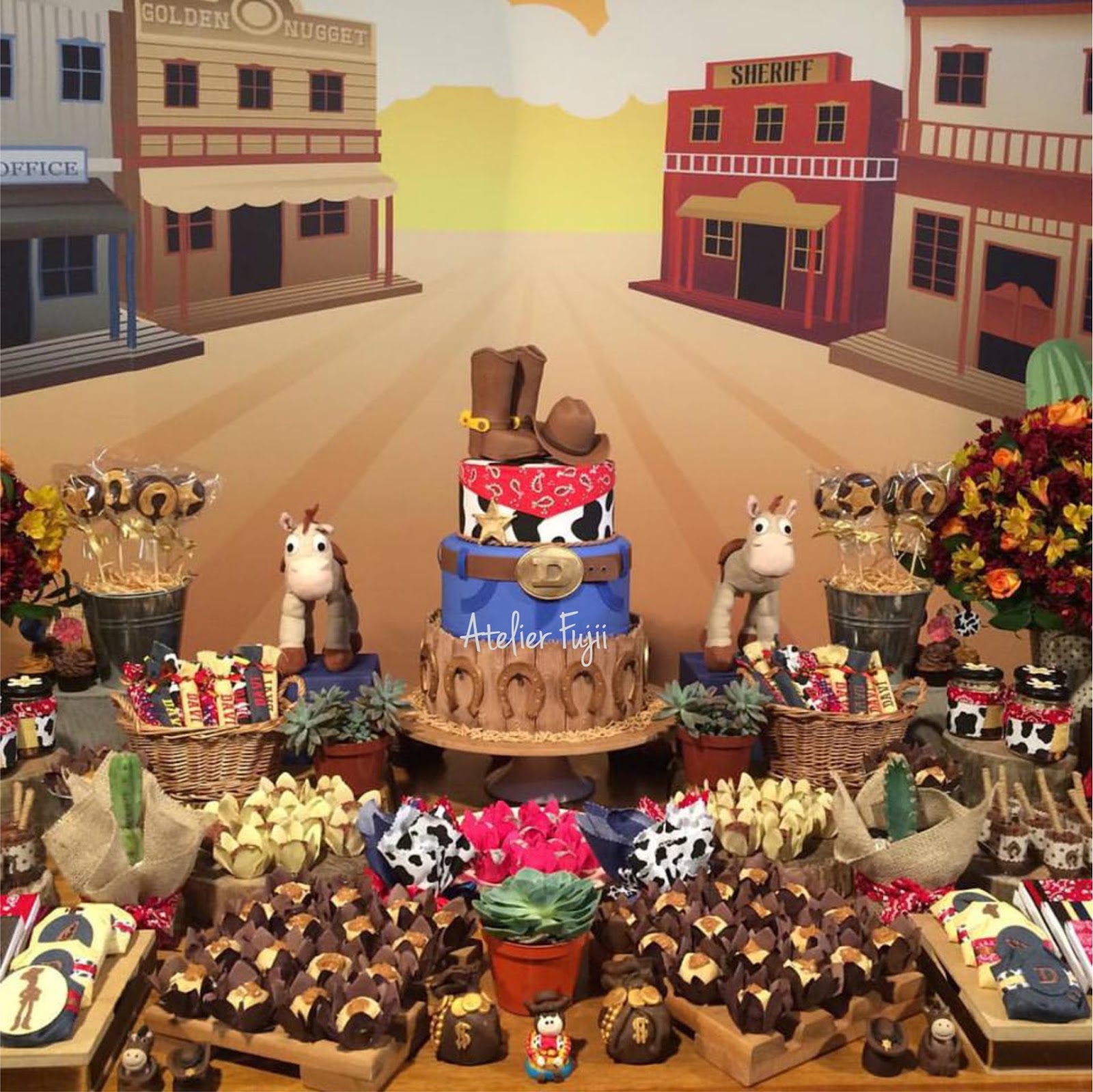 Atelier Fujii by Marcia: Bolo cenográfico COWBOY WOODY