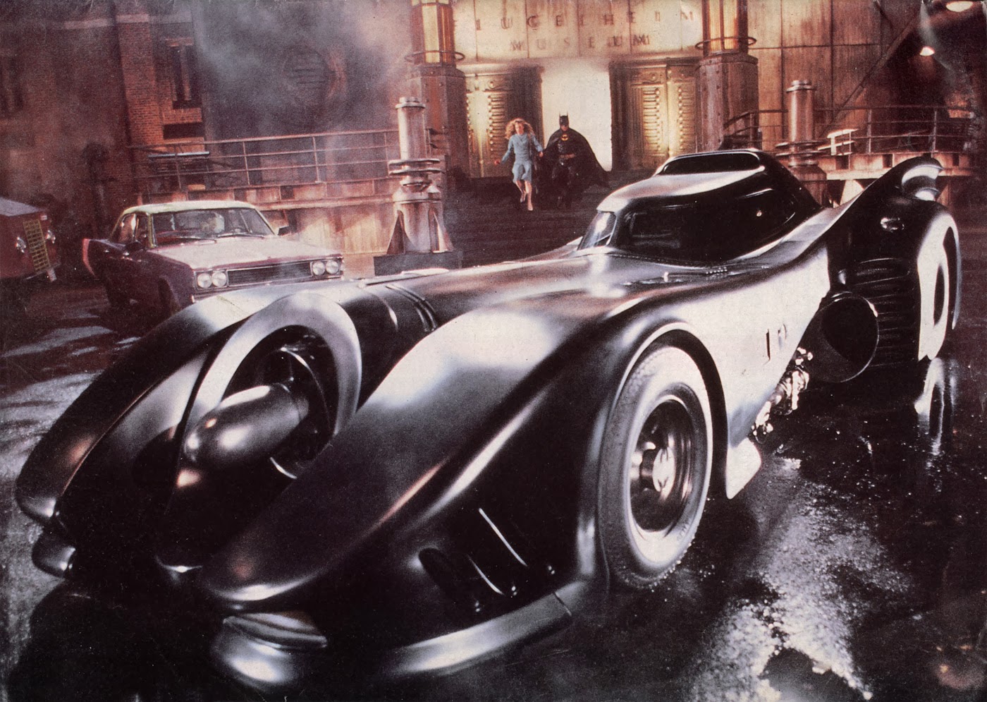 THE SUPERHERO UNIVERSE: BATMOBILE EVOLUTION