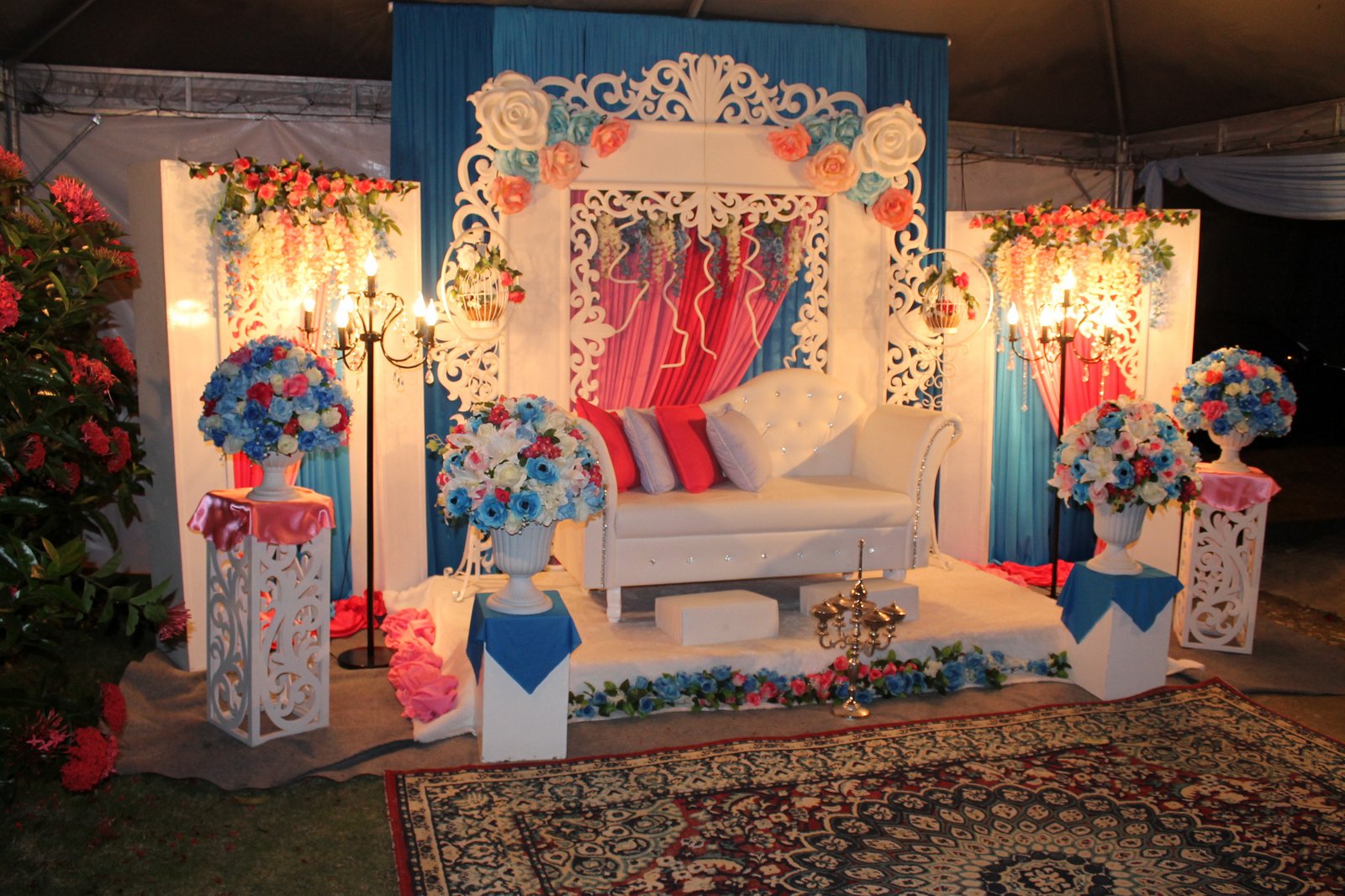 Kerja Kahwin Kuala Kangsar: Pelamin Kerawang 3 Panel tema biru pink
