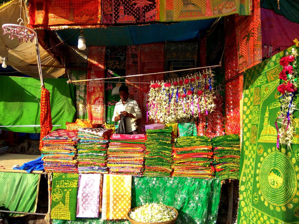 Mumbai Daily: Chadar and flowers