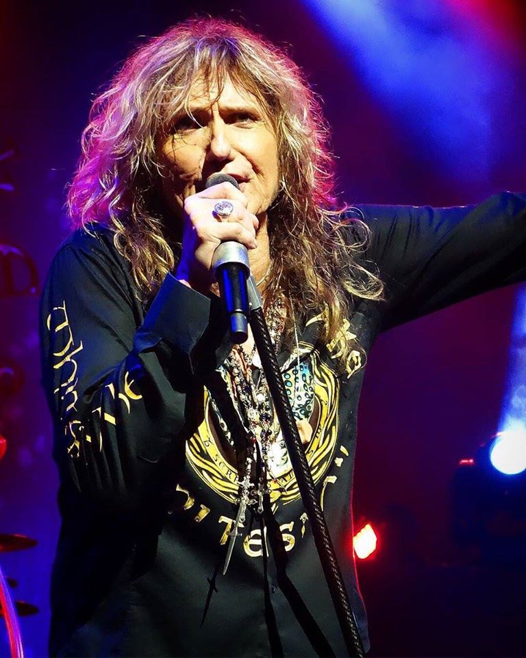 El líder de Whitesnake, David Coverdale, fue entrevistado por "The ...
