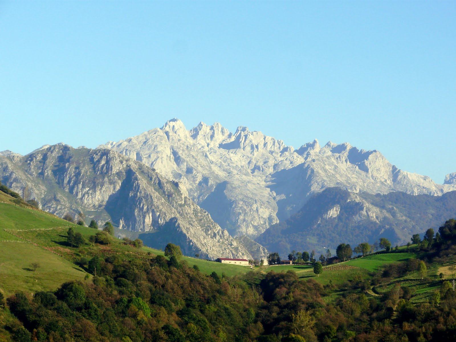 Grupo de montaña Losdelasclaras: De Santillán a Pen por el Beyu Pen