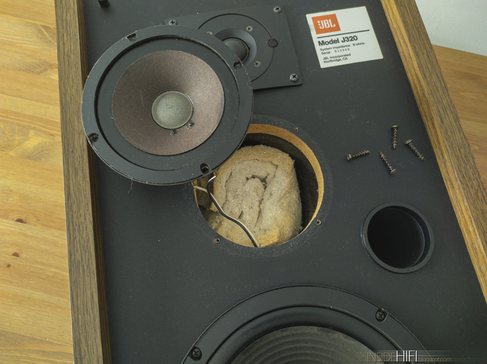 Inside Hi-Fi: JBL J320