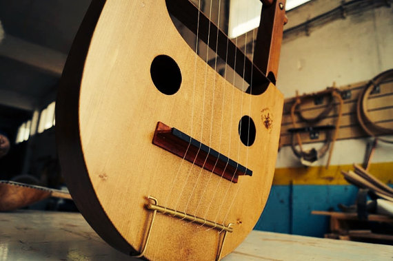 INSTRUMUNDO Instrumentos Musicales: Phorminx, φόρμιγξ, Forminge o Lira ...
