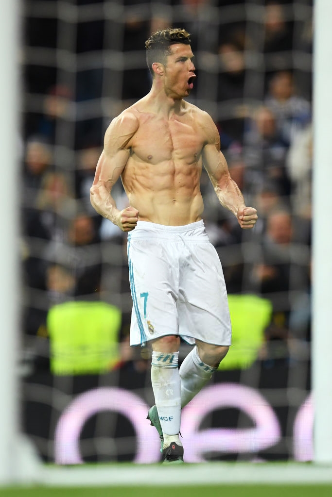 WE LOVE HOT GUYS: Cristiano Ronaldo shows off his muscles