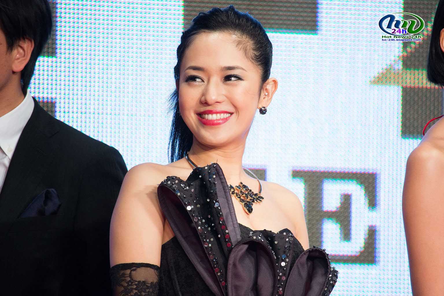 Former famous hot sola aoi gets married in Hawaii - Hot News 24h