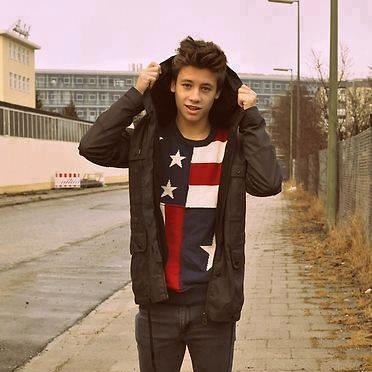 You have one life, one chance at a dream come true..! ♥ : Bohaterowie