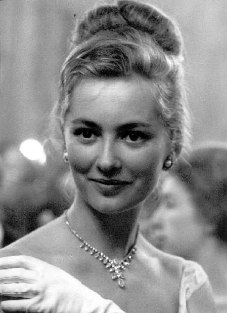 Arrayed in Gold: Current European Queens