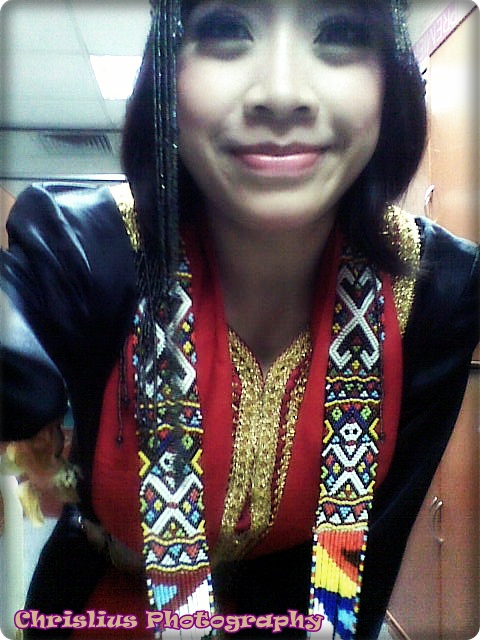 It's All About Us !!: When Bisaya Girl In Bidayuh Costume ! :)