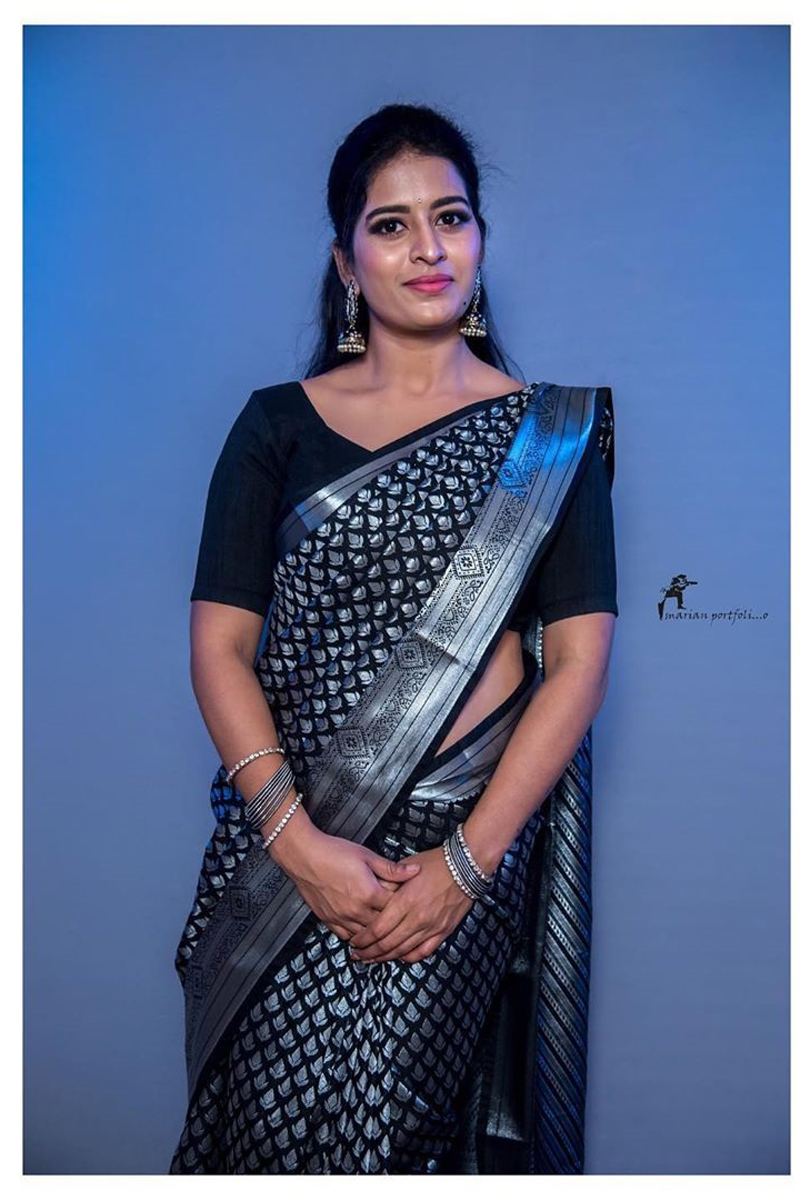 TV Actress Anshu Reddy Beautiful Saree Stills