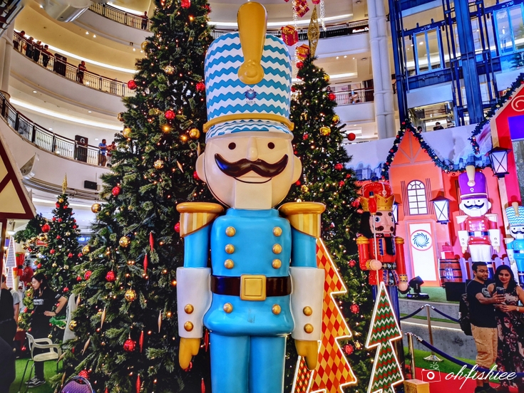 oh{FISH}iee: Malaysia's Tallest Christmas Tree in Suria KLCC