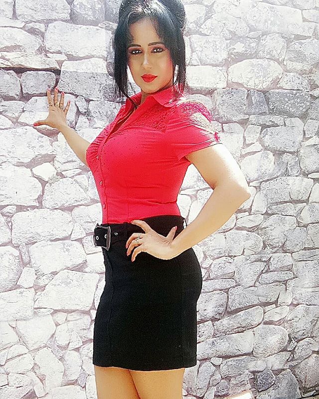 Gunjan Pant Pictures, Wallpaper, Image Gallery, Bold and Beautiful ...