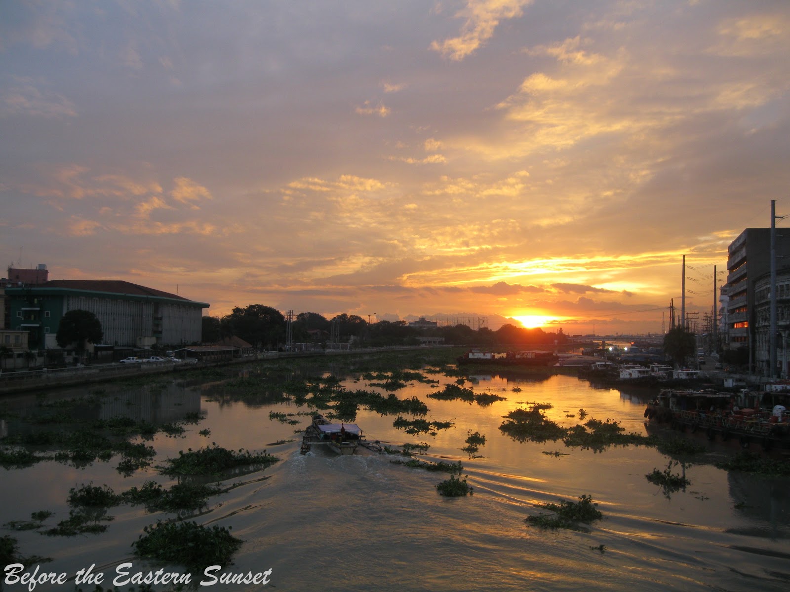 "Photo-tour" along Jones Bridge |Filipino Sojourner