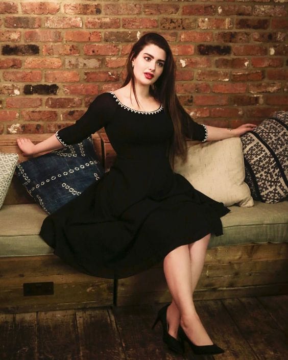 Arabian Big Boobs Model Rawan Bin Hussain Busty Pics Wallpapers Body
