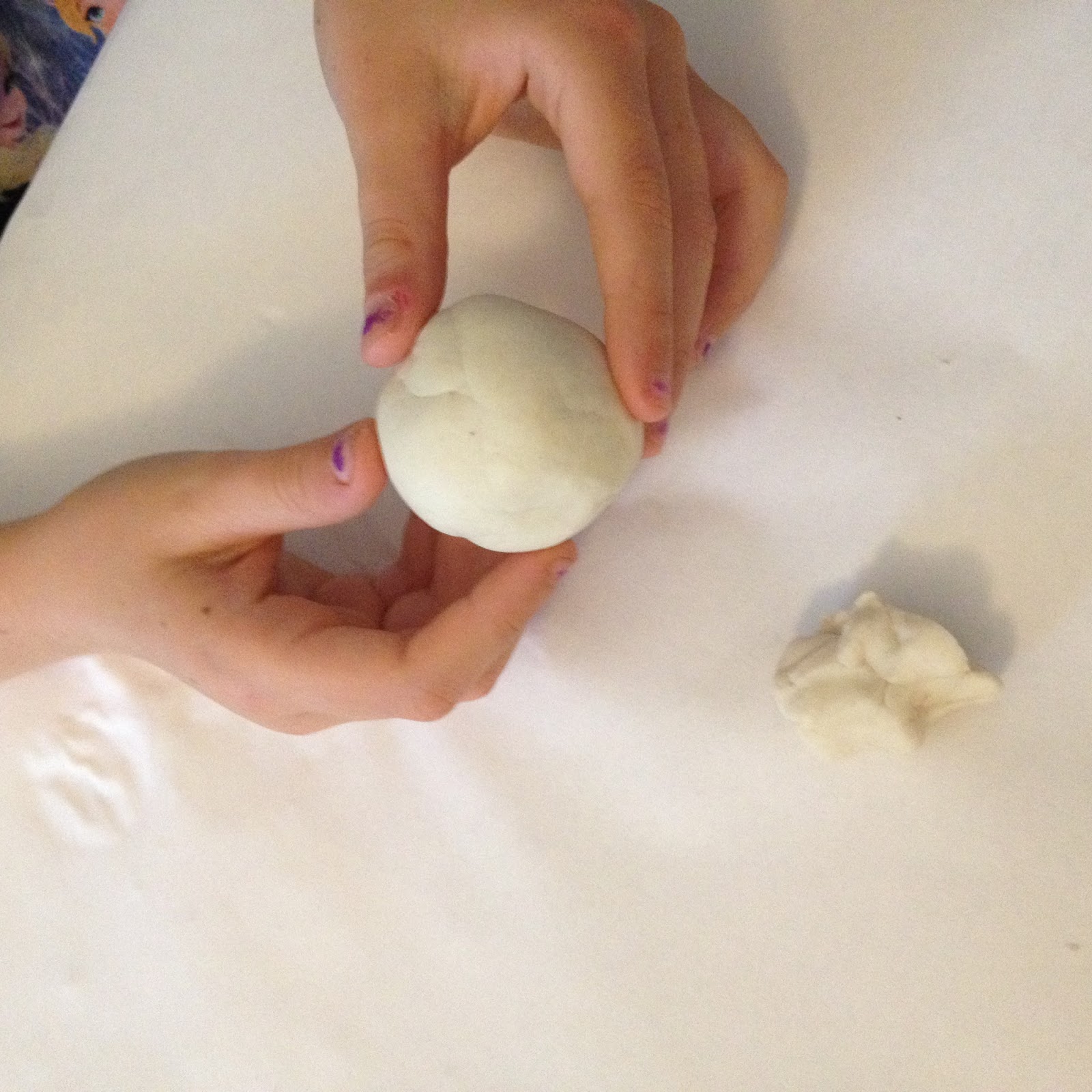 Artist Mummy: Glue sandwiches become little lizards!