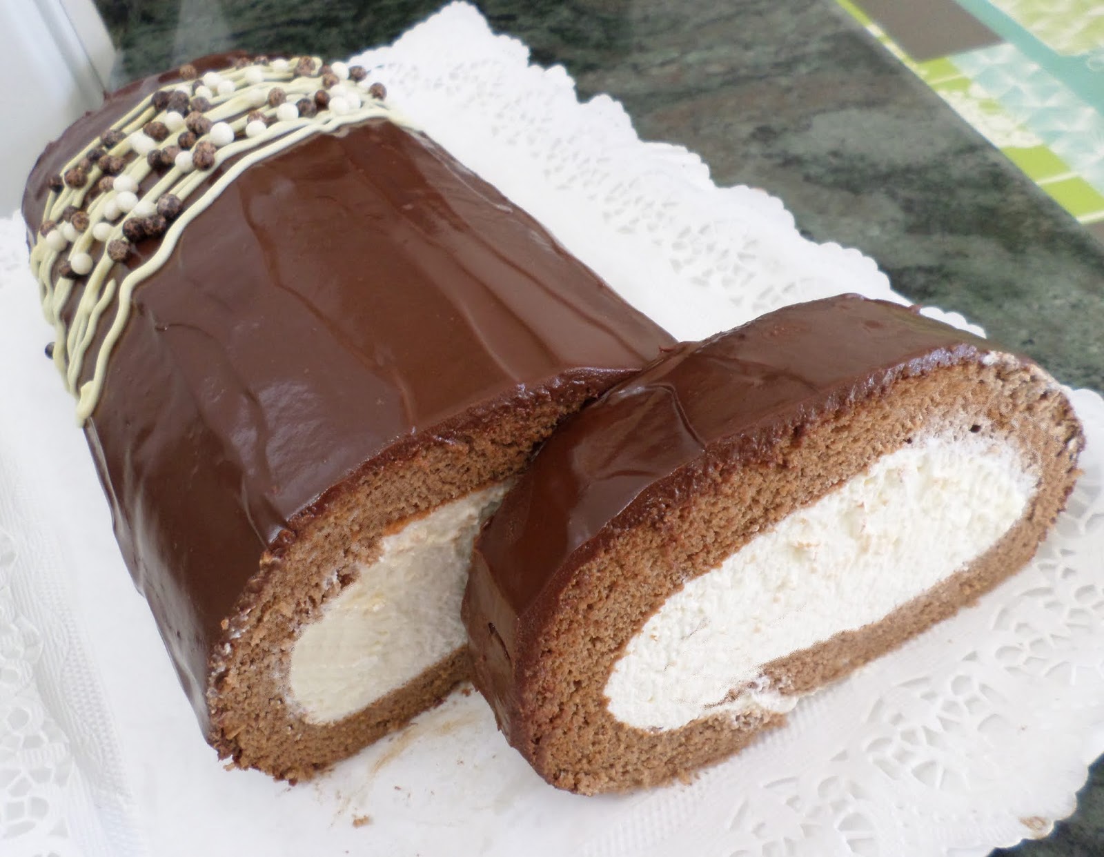 Mi pastelería: Rollo suizo de chocolate y nata