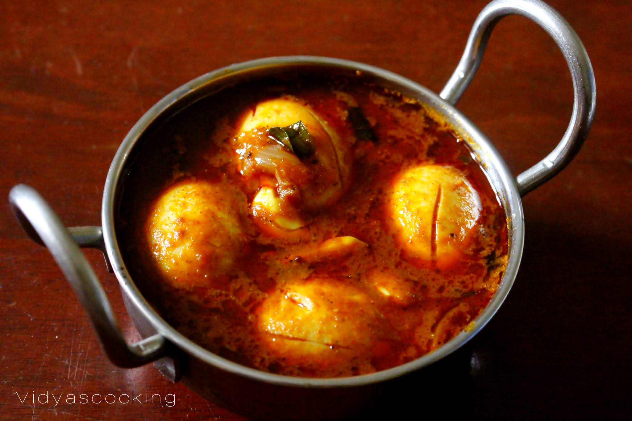 Southindian Style: Tamarind Egg Curry ( Muttai Puli-Kuzhambu )