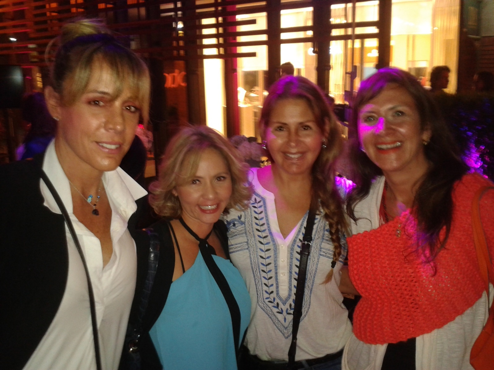 Connie Quintero: ¨Mi Banquillo¨