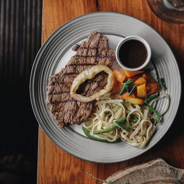 Romantic Dinner di Congo Cafe and Gallery, Salah Satu Cafe Terkeren di ...