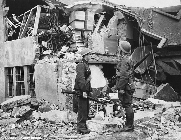 Mannie Gentile: Combat Helmets of the 20th Century: Republic of Ireland ...