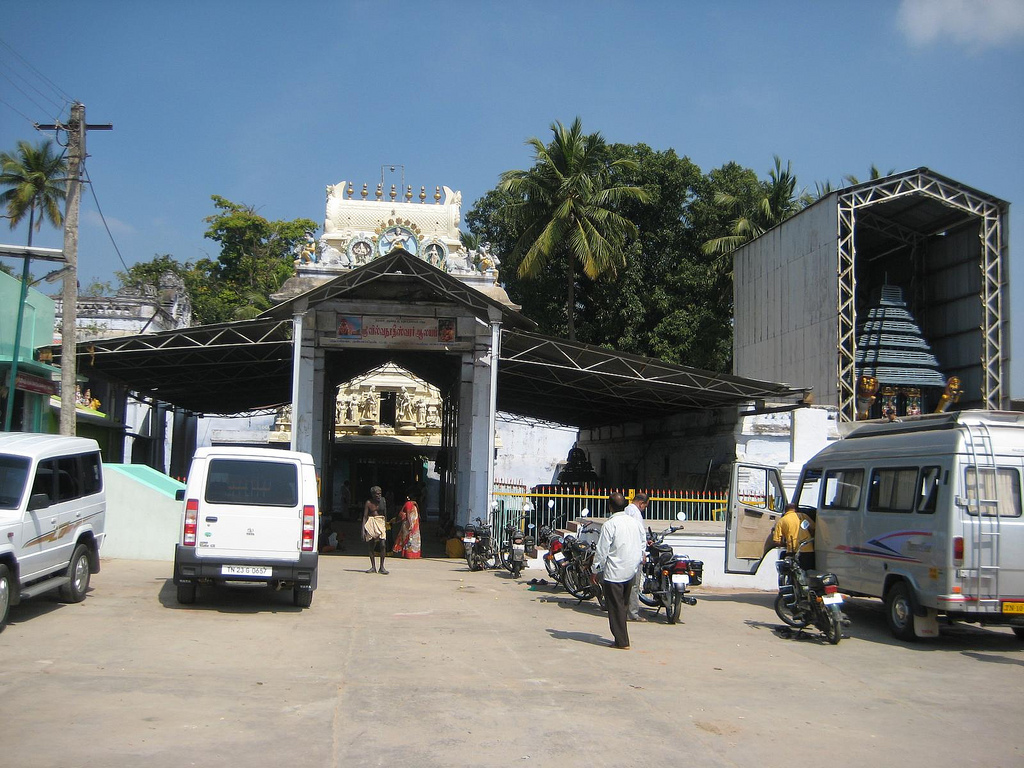 Tamilnadu Tourism: Vilvanatheswarar Temple, Thiruvalam, Vellore