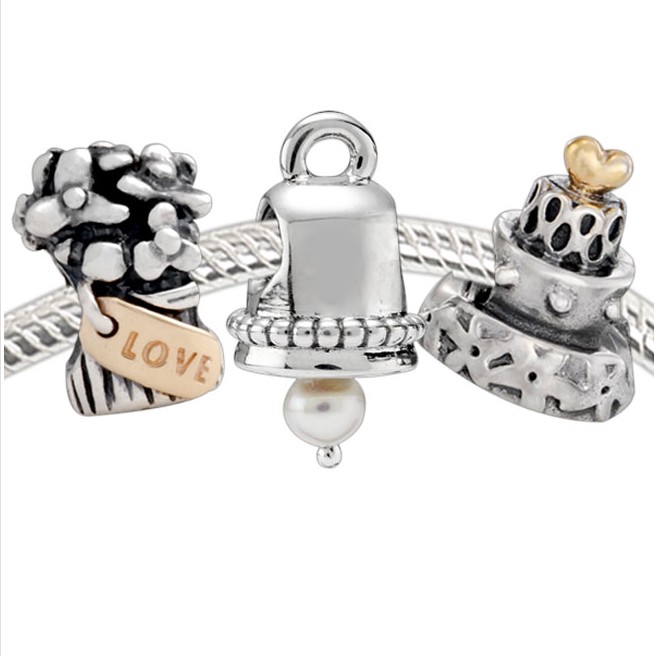 Experimenta, amiga!: Trendy Tuesday - Charm Bracelets