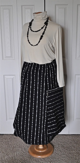 Sew Forth and Conquer: Vogue 8499 Skirt Version 2